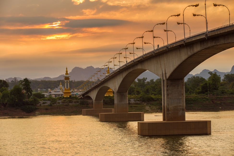 Nong Khai Border Crossing: Crossing The Friendship Bridge From Thailand ...