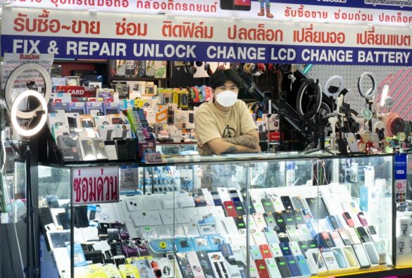 MBK Center: Thailands' Biggest Electronics Mall