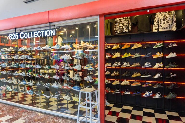 MBK Center: Thailands' Biggest Electronics Mall